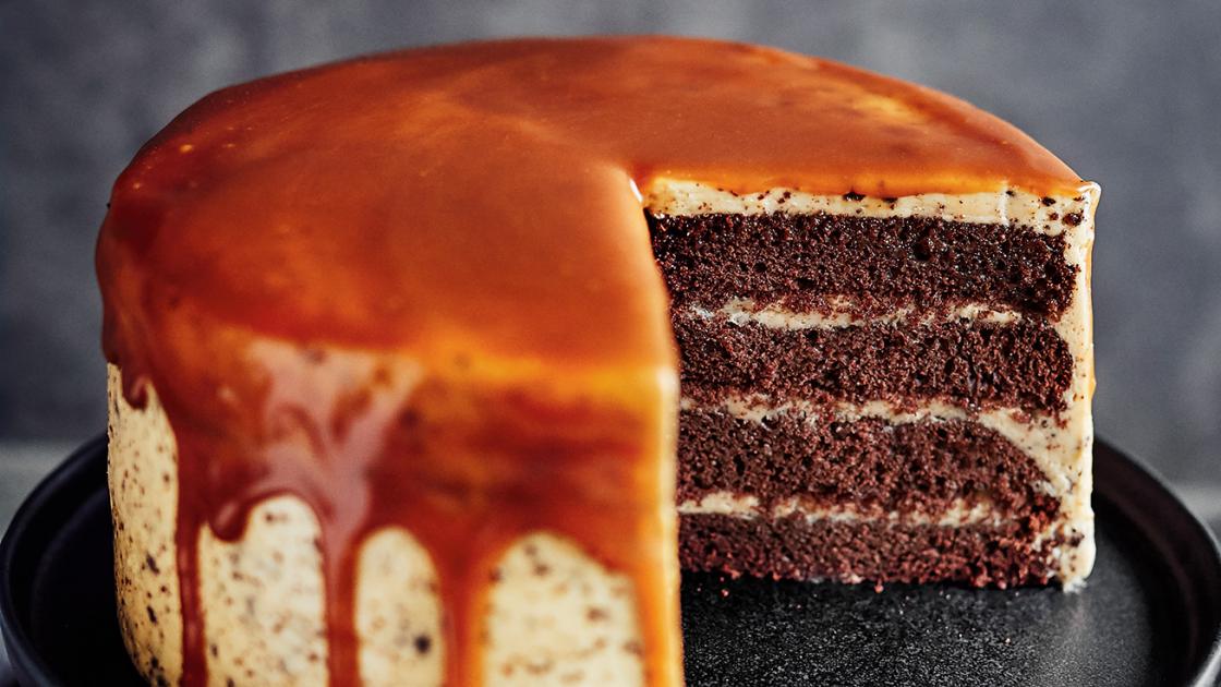 The Making of the RICARDO Fan Cake | RICARDO