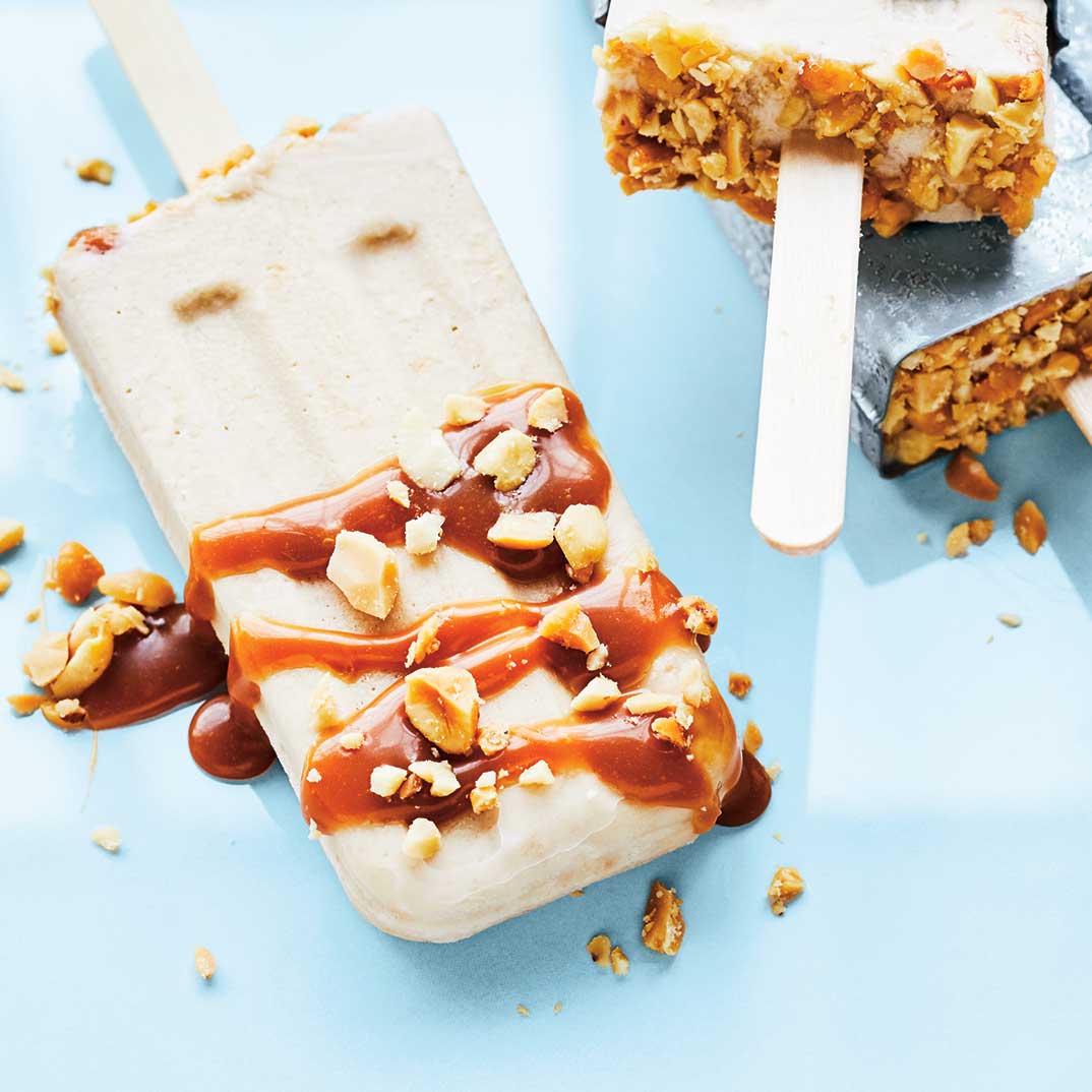 Sucettes glacées à la banane et au caramel | RICARDO