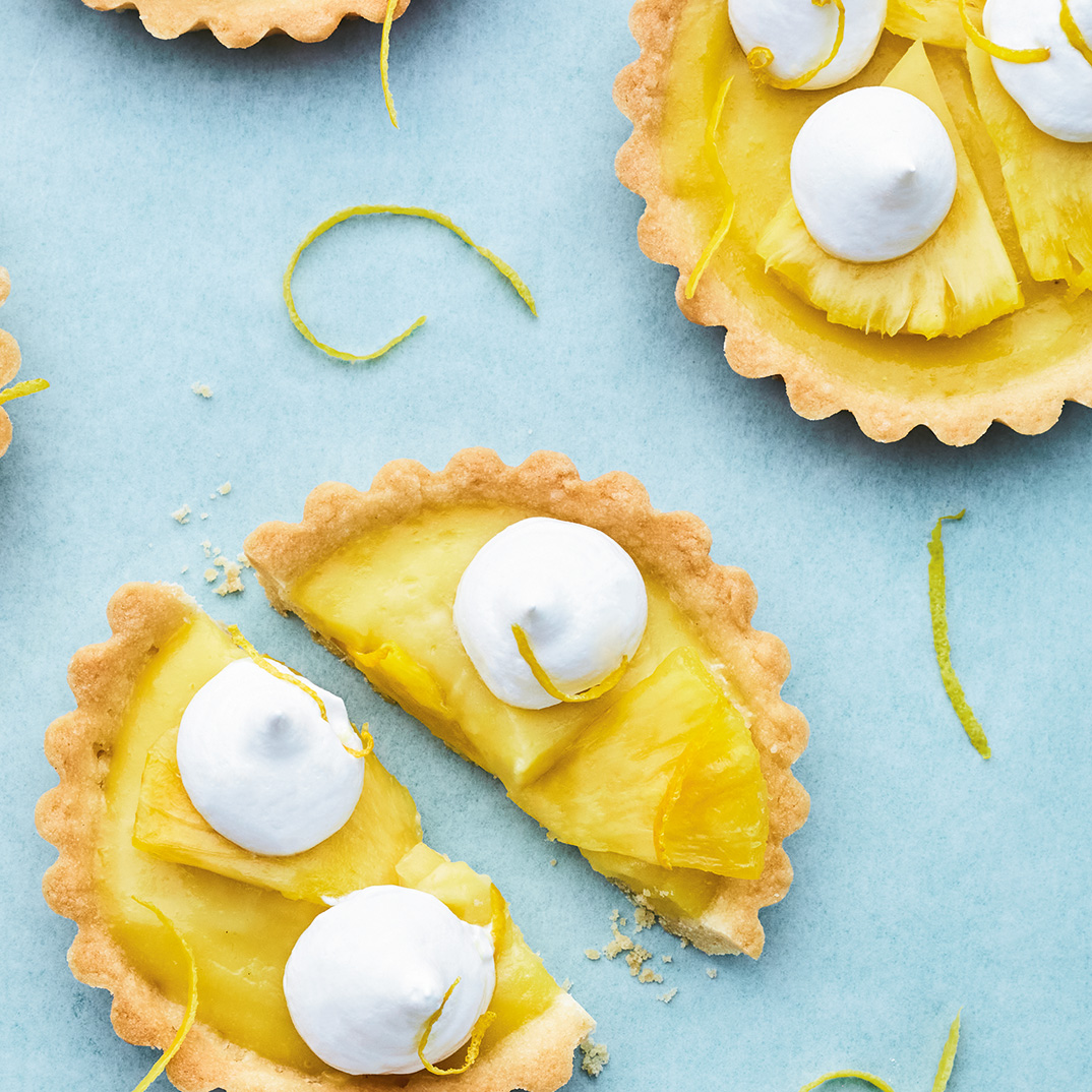 Lemon-Pineapple Meringue Tartlets | RICARDO