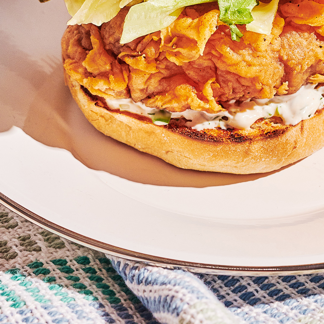 Burgers de poulet frit | RICARDO