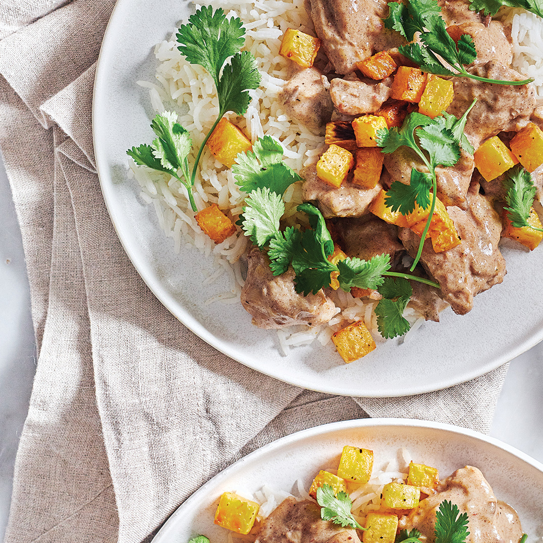 Poulet à la sauce aux dattes et rutabaga rôti | RICARDO