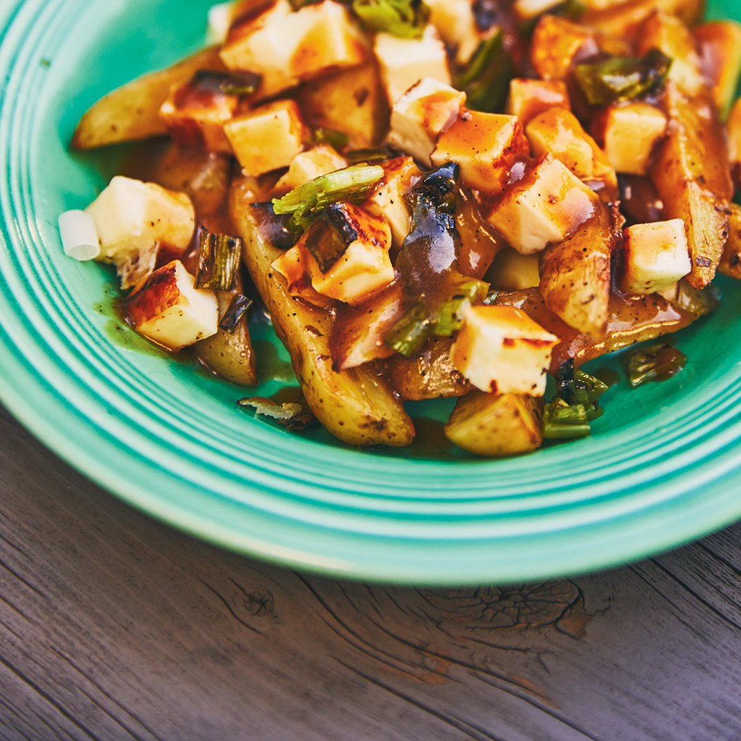 Vegetarian Poutine with Grilled Halloumi | RICARDO