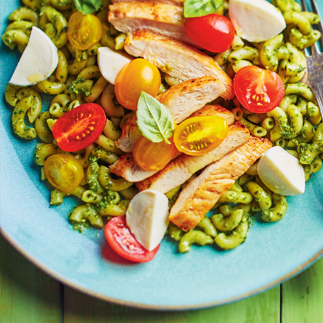 Macaronis au pesto et au poulet | RICARDO