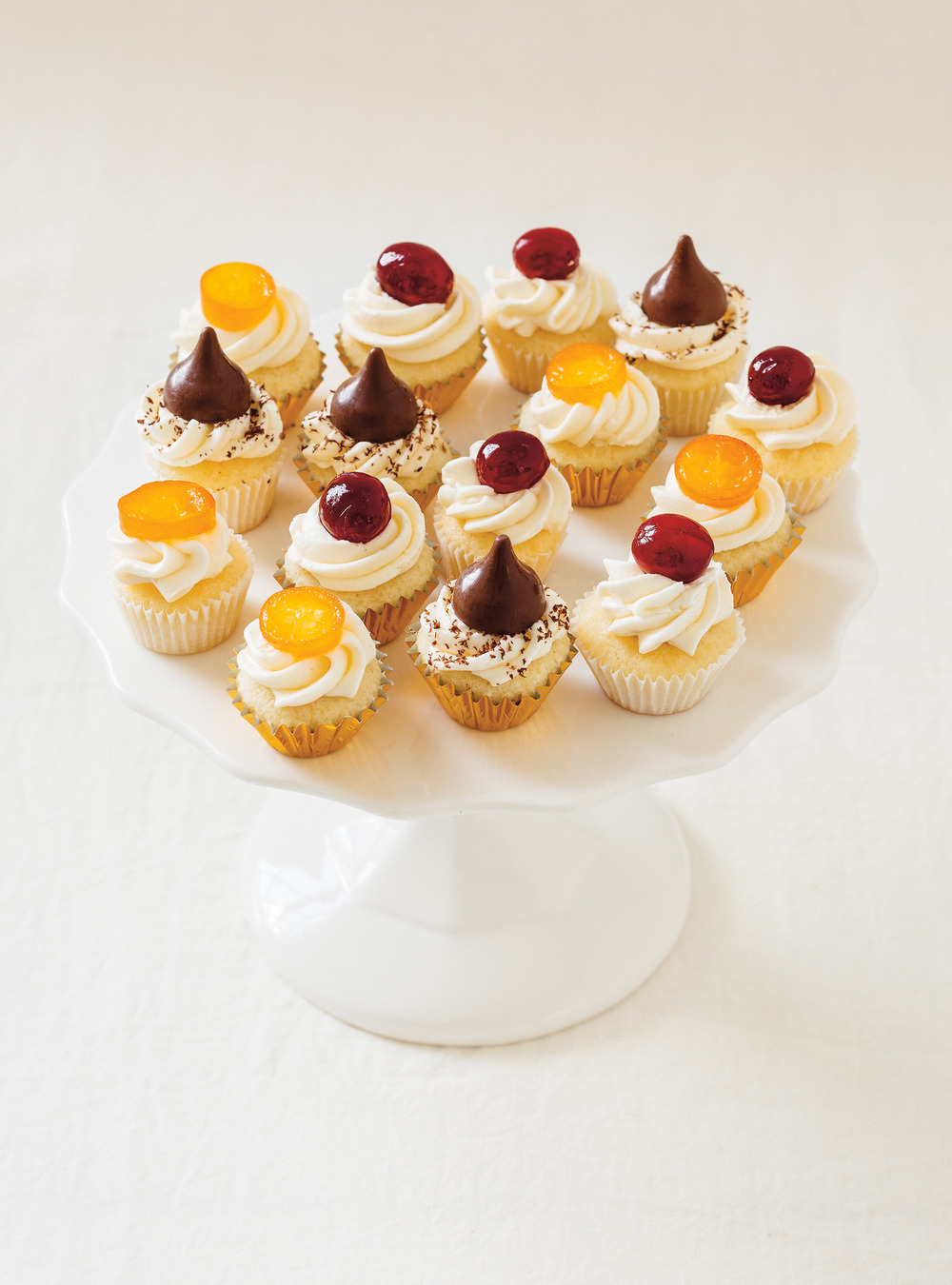 Mini Vanilla Cupcakes RICARDO Mini Vanilla Cupcakes RICARDO