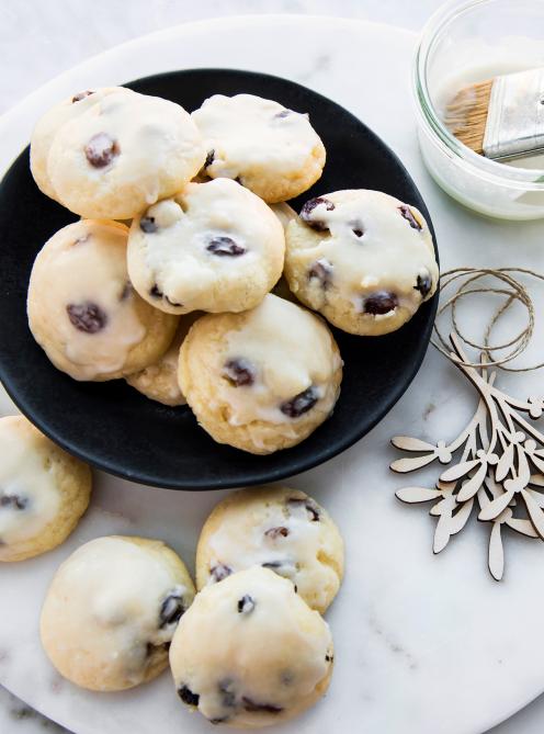 Iced Rum-Raisin Shortbread | RICARDO