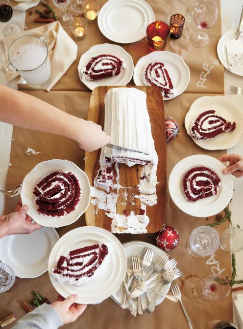 Red Velvet Christmas Yule Log | RICARDO