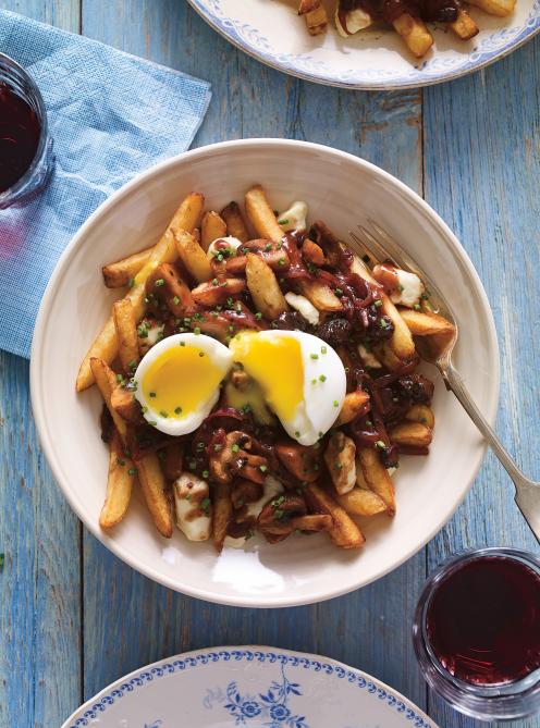 Red Wine and Mushroom Poutine with Soft-Boiled Egg | RICARDO