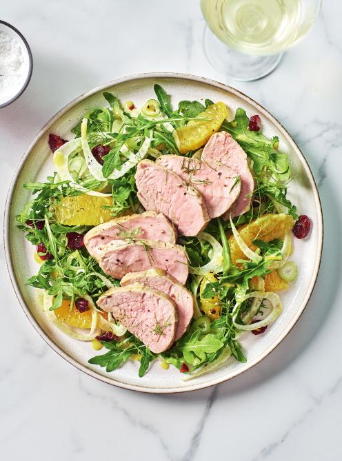Filets de porc à la moutarde, salade de roquette | RICARDO