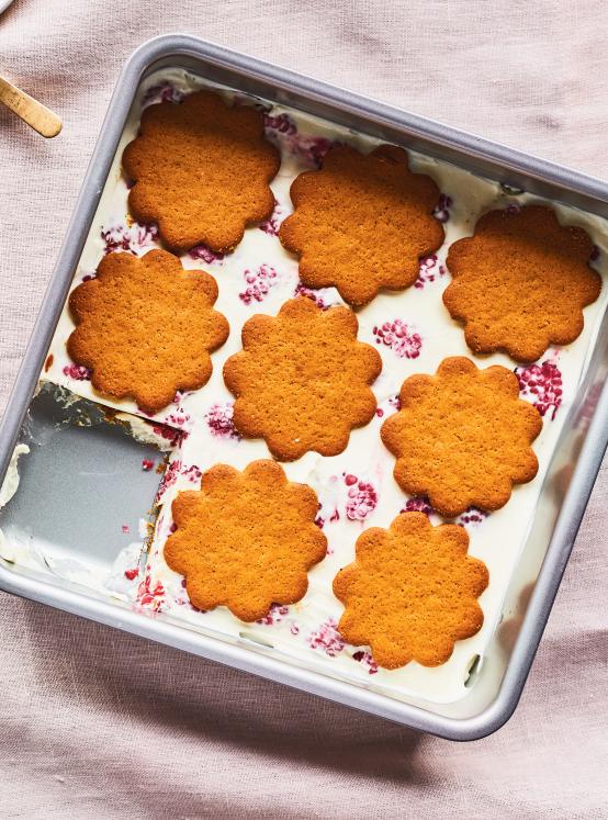 No-Bake Cream Cheese and Raspberry Layered Dessert | RICARDO