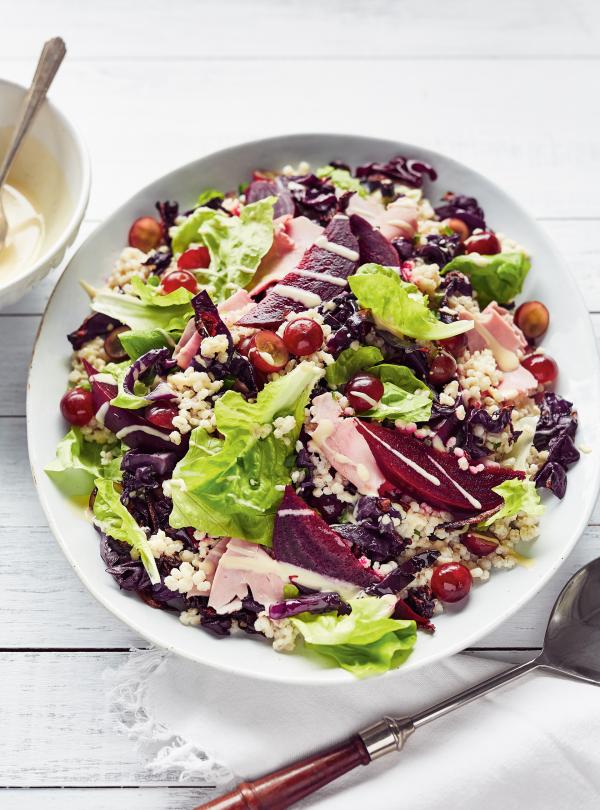 Salade-repas à l’orge, au chou et au jambon | Ricardo