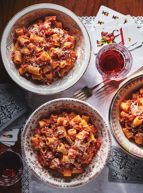 Pâtes à la sauce à la viande (rigatoni al ragù di carne) | Ricardo