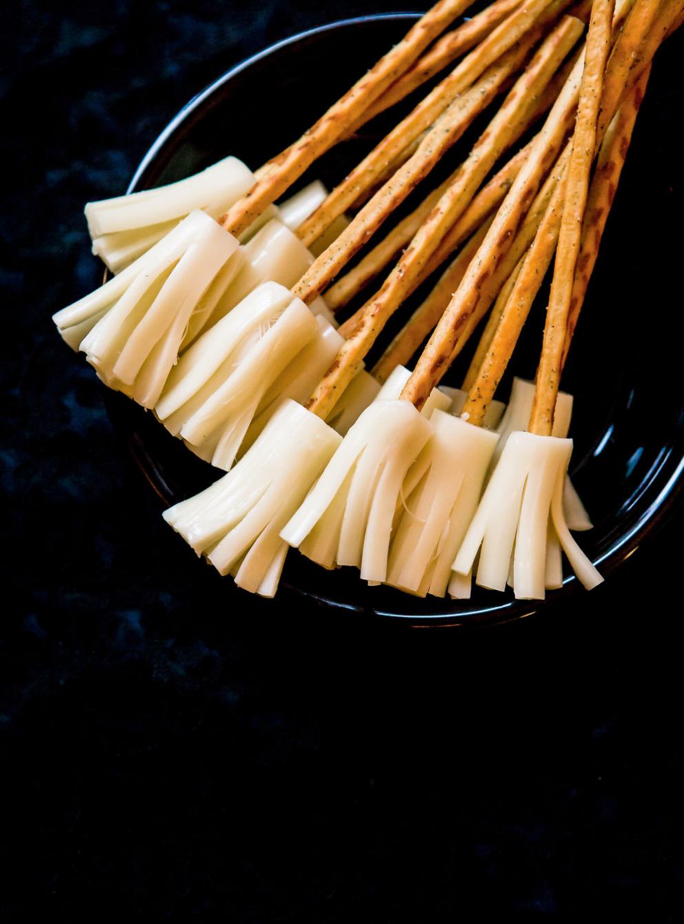 Witch Brooms (Cheese Pretzels) | RICARDO