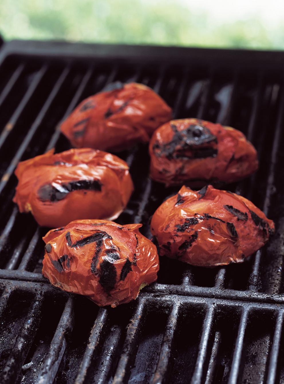 Sauce aux tomates grillées sur le barbecue | RICARDO