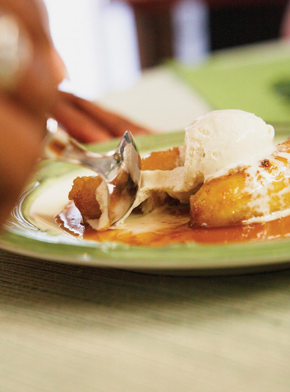 Bananes flambées à la cannelle | RICARDO