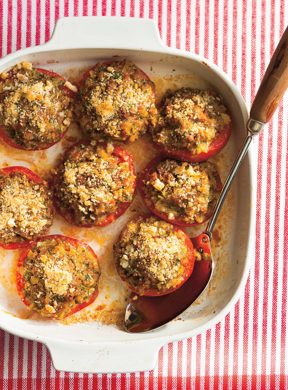 Tomates rôties à la saucisse | RICARDO