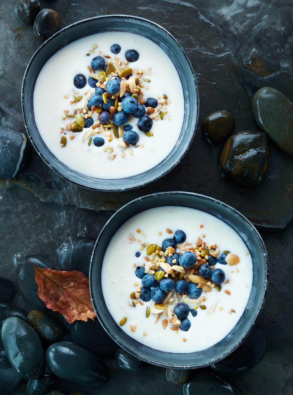 Breakfast Bowl with Kefir and Blueberries | RICARDO