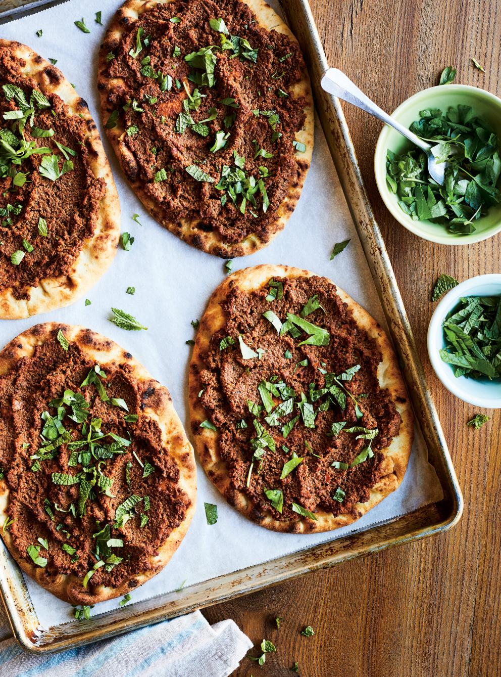 Pizza à la viande hachée (lahmajoun) | RICARDO