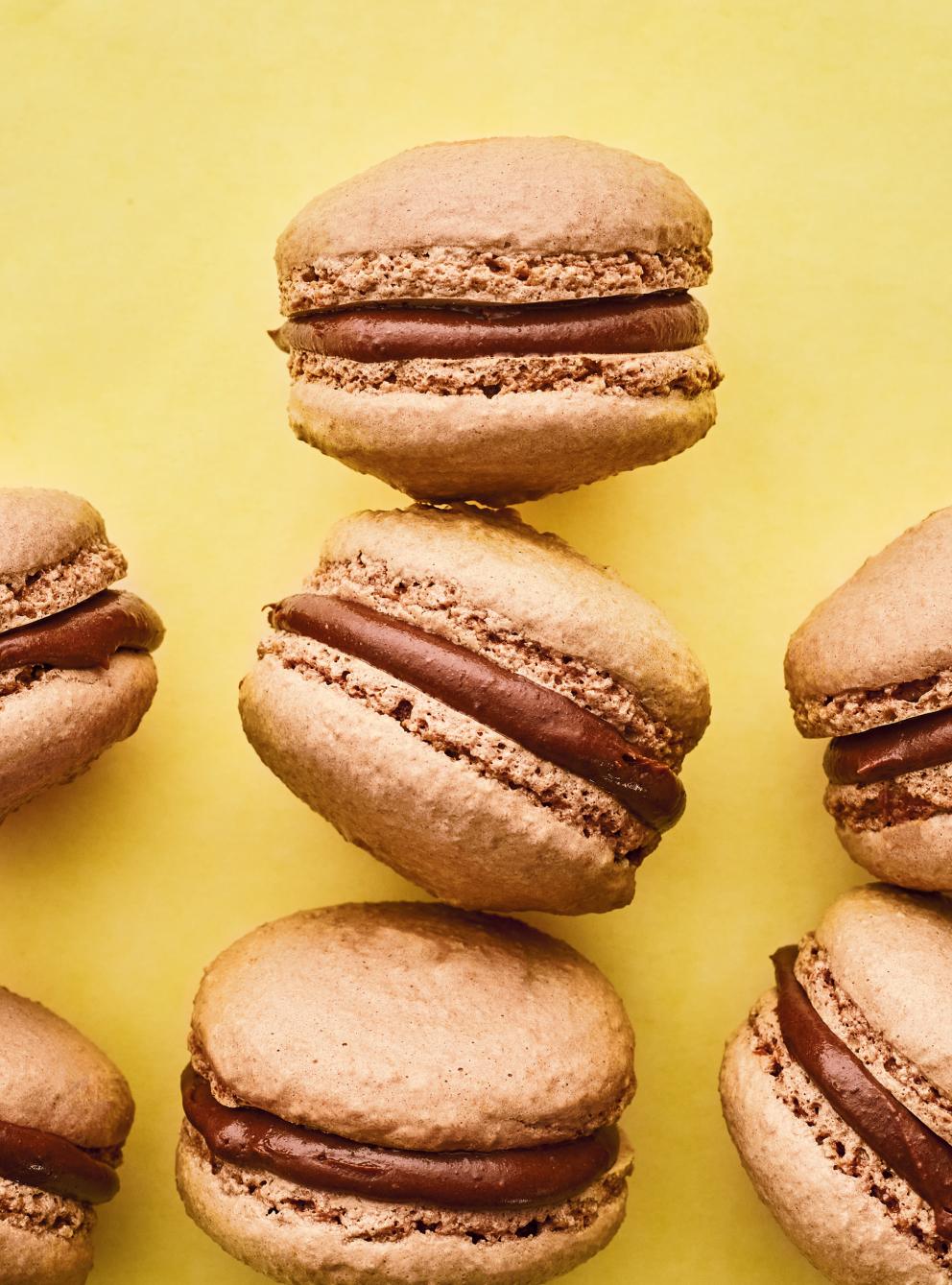 Spiced Chocolate Macarons | RICARDO