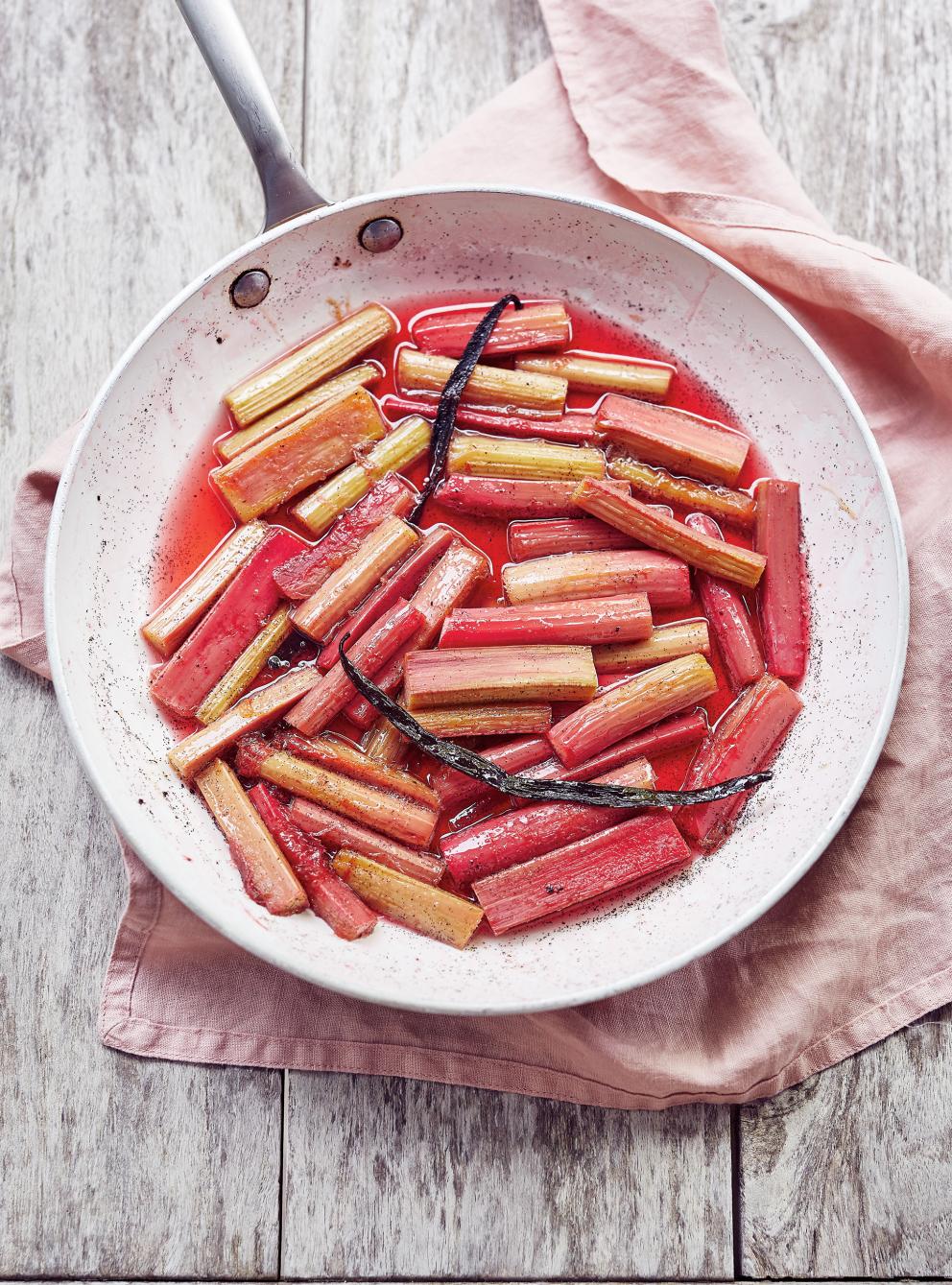 Rhubarbe rôtie à la vanille | RICARDO