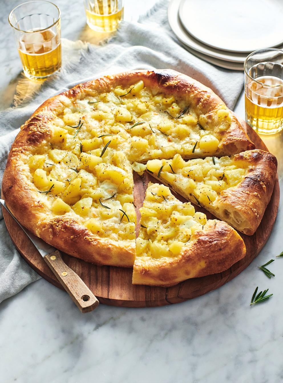 Pizza aux pommes de terre et au romarin | RICARDO