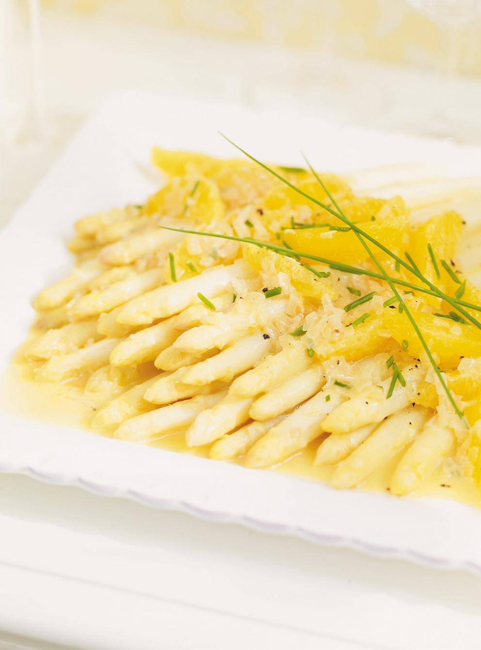 Asperges blanches au beurre blanc à l'orange | RICARDO