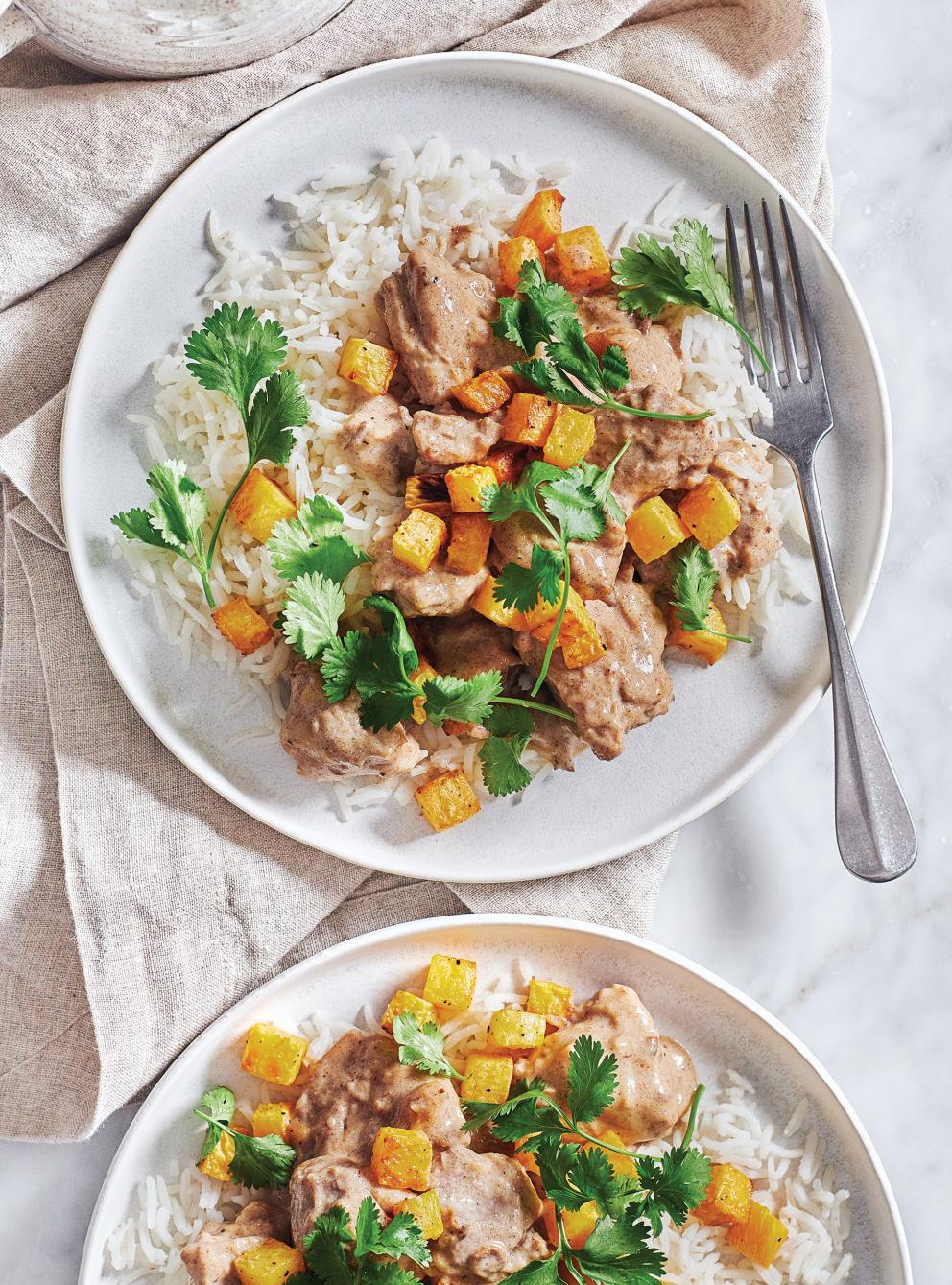 Poulet à la sauce aux dattes et rutabaga rôti | RICARDO