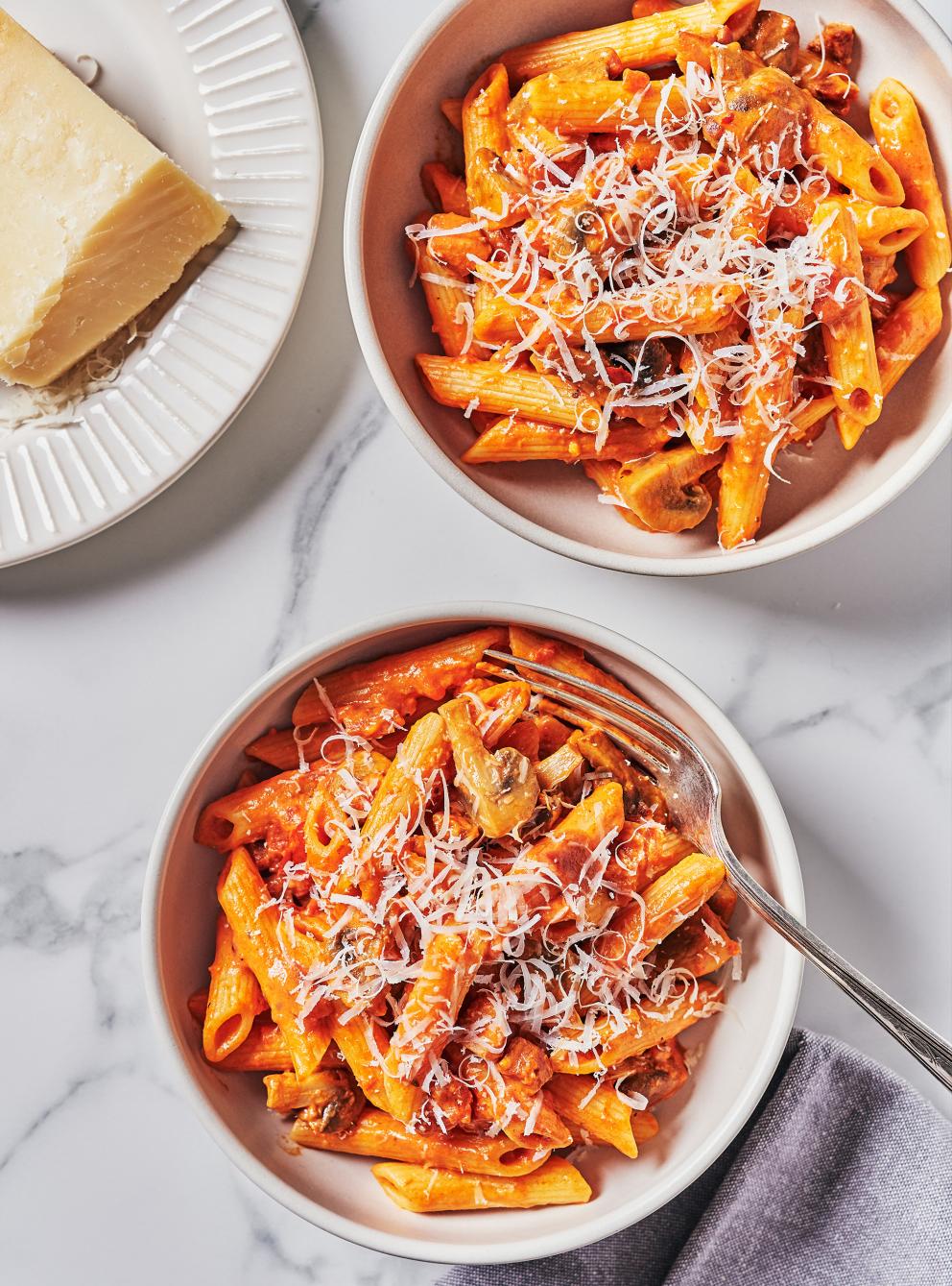 Pennes aux champignons et à la pancetta (penne alla Gigi) | RICARDO
