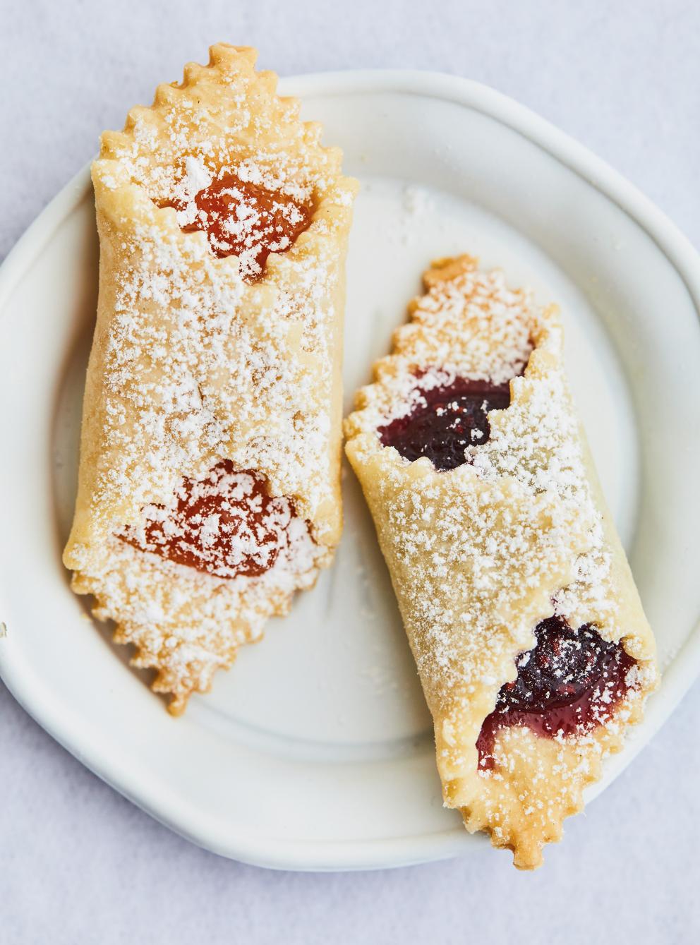 Polish Apricot and Raspberry Cookies (Kolaczki) | RICARDO