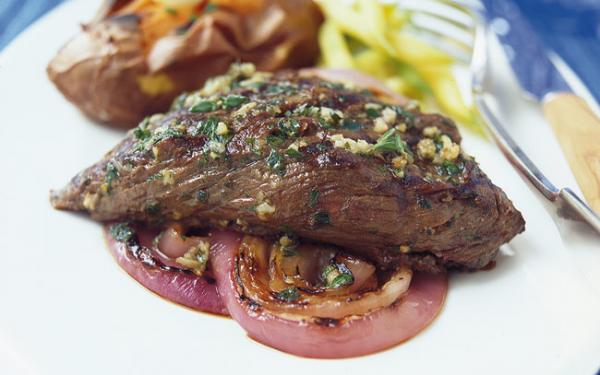 Chicken Burgers with Barbecue Sauce | RICARDO